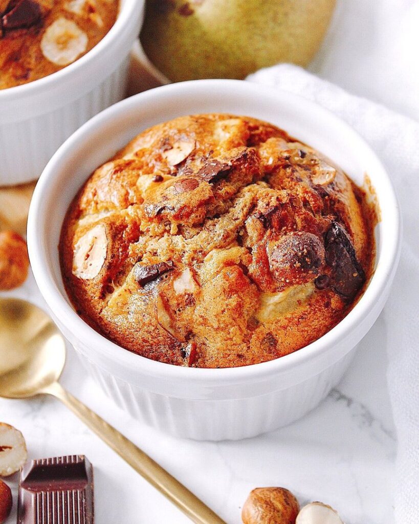 Gâteau individuel poire, choco et noisettes : recette Chefclub ...